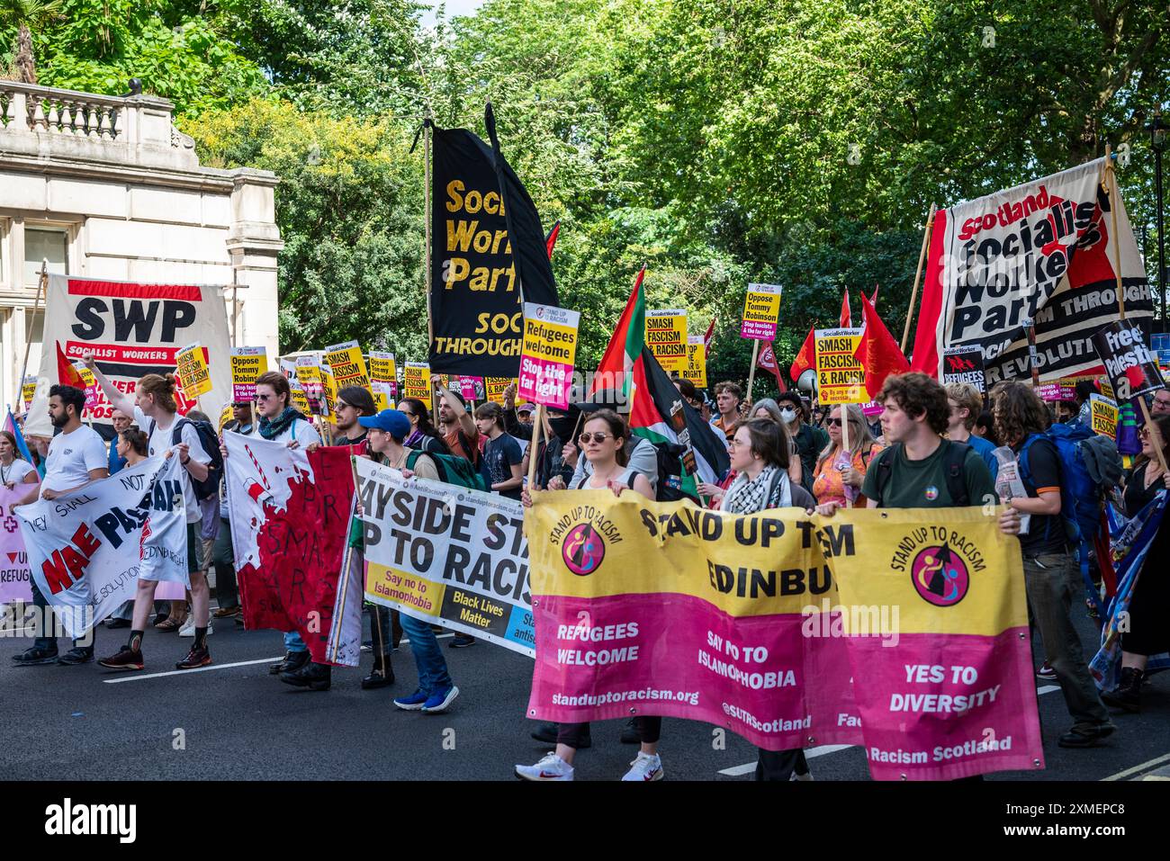 Stand Up To Racism demonstrators march in counter demonstration to ...