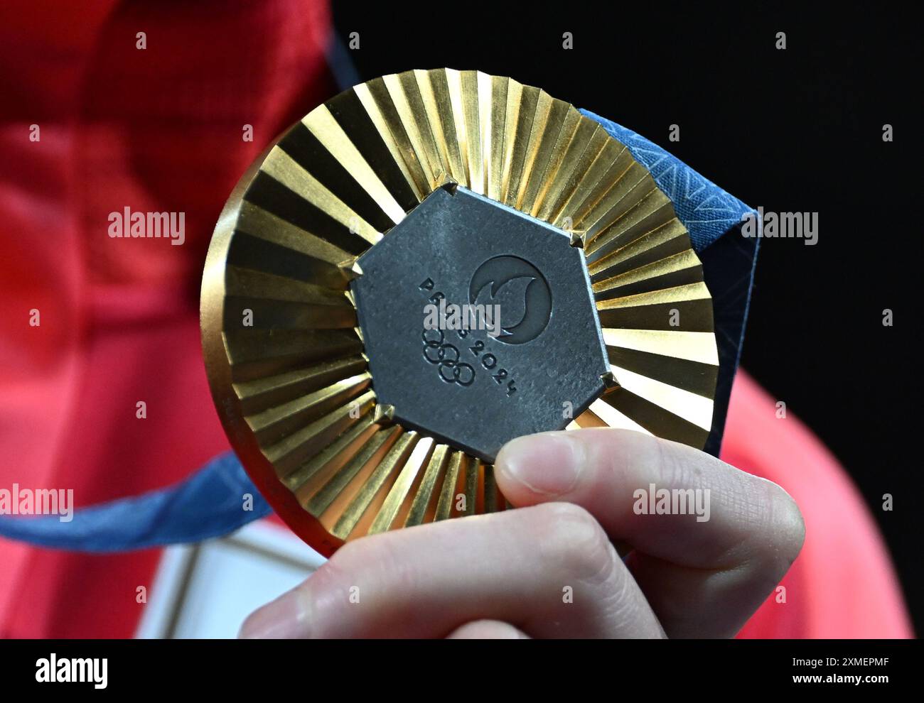 Paris, France. 27th July, 2024. Gold medalist Tsunoda Natsumi of Japan ...
