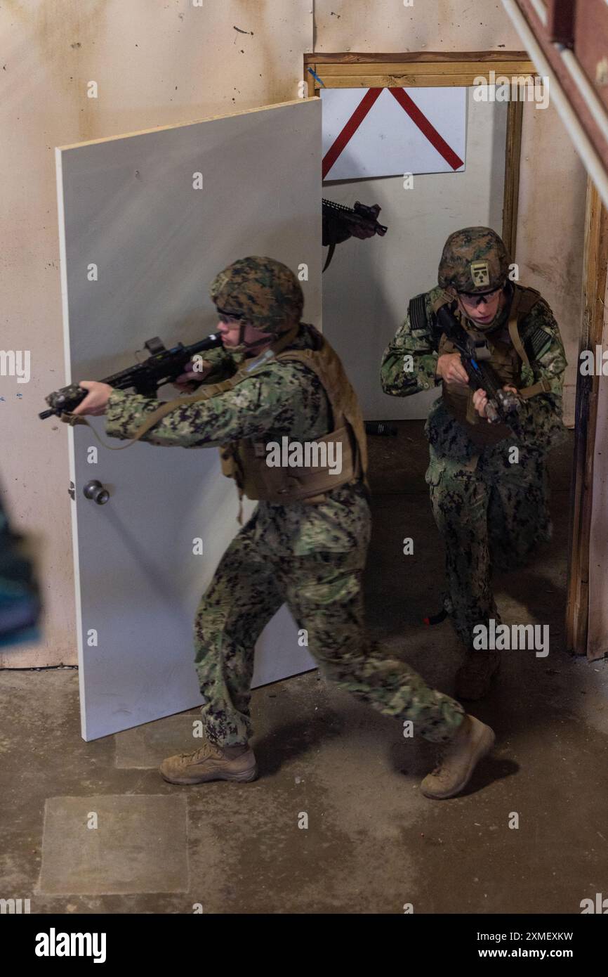 United States Naval Academy Midshipmen learn close quarters battle ...