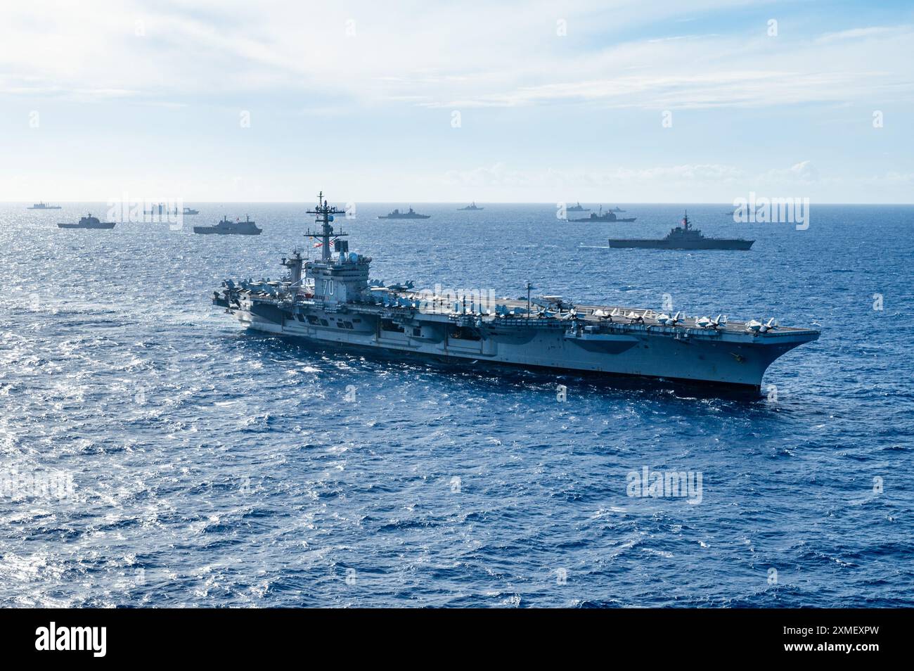 Nimitz-class aircraft carrier USS Carl Vinson (CVN 70) sails in ...