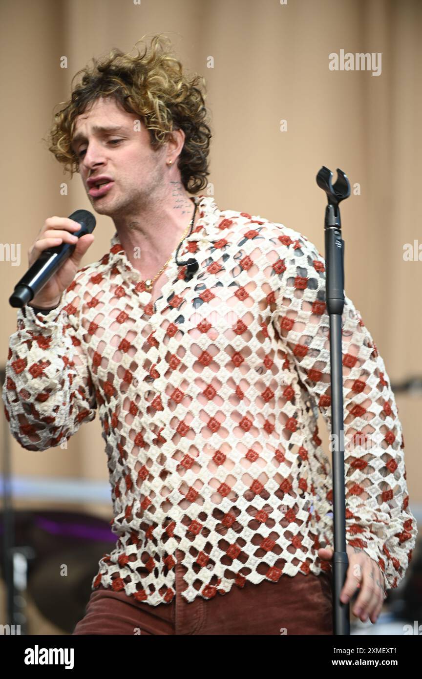 Tom grennan tramlines hi-res stock photography and images - Alamy