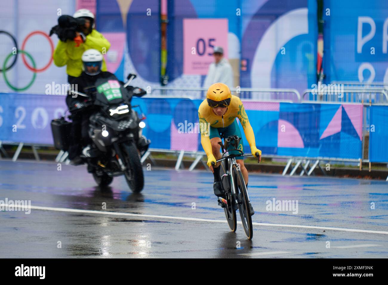 27 July 2024, France, Paris: Olympics, Paris 2024, cycling, road, women, individual time trial ...