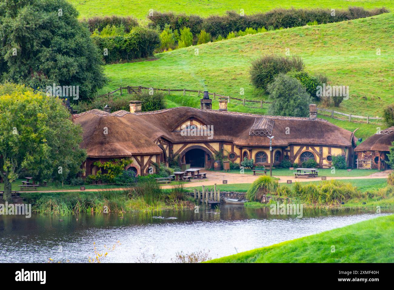 Green dragon inn hi-res stock photography and images - Alamy