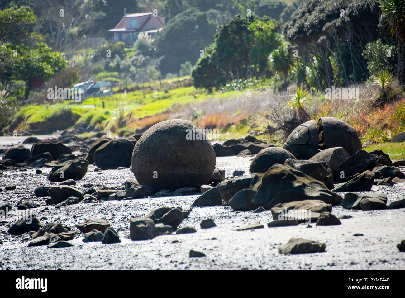 Koutu boulders beach hi-res stock photography and images - Alamy