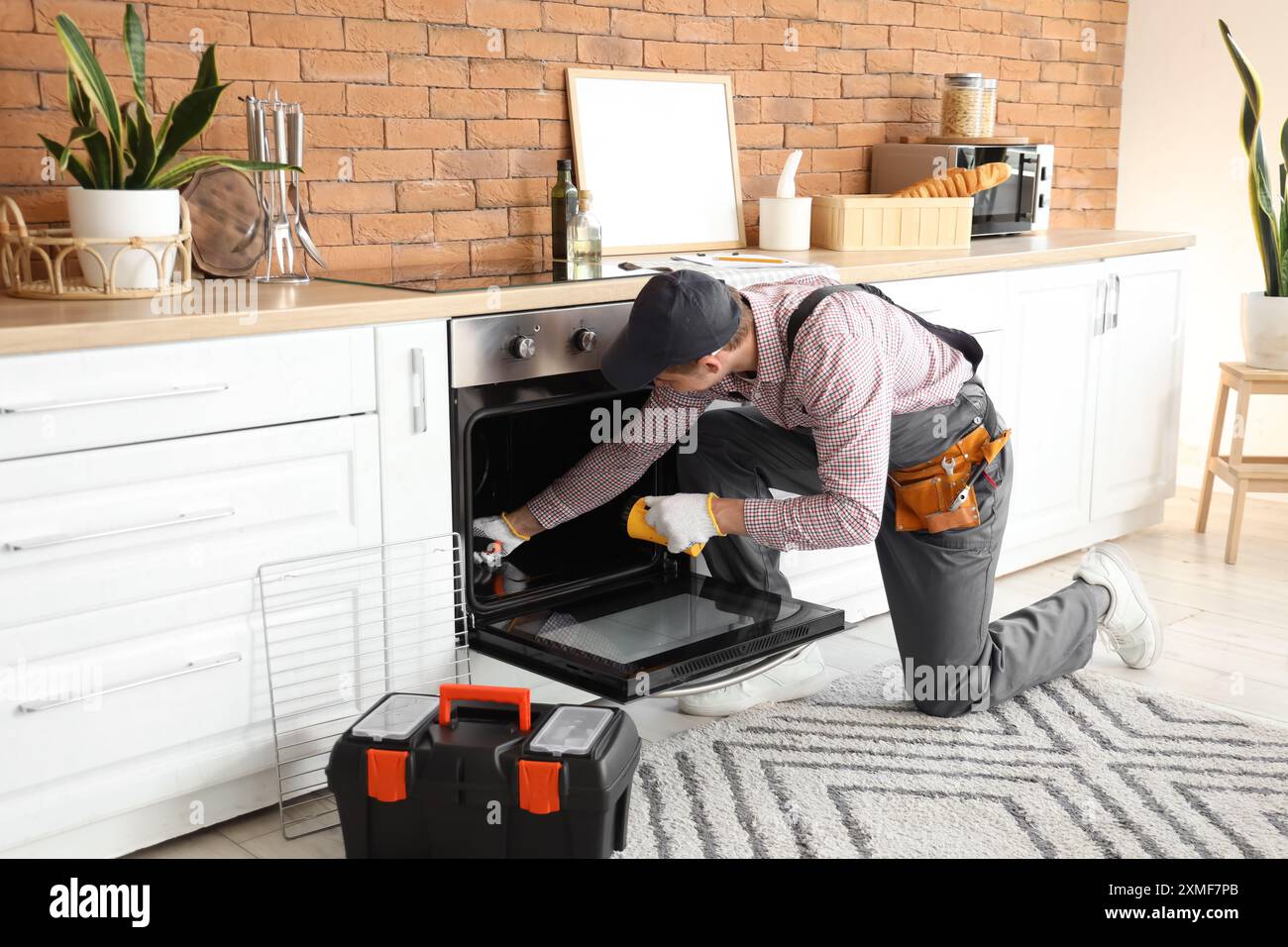 Oven technician hi-res stock photography and images - Alamy