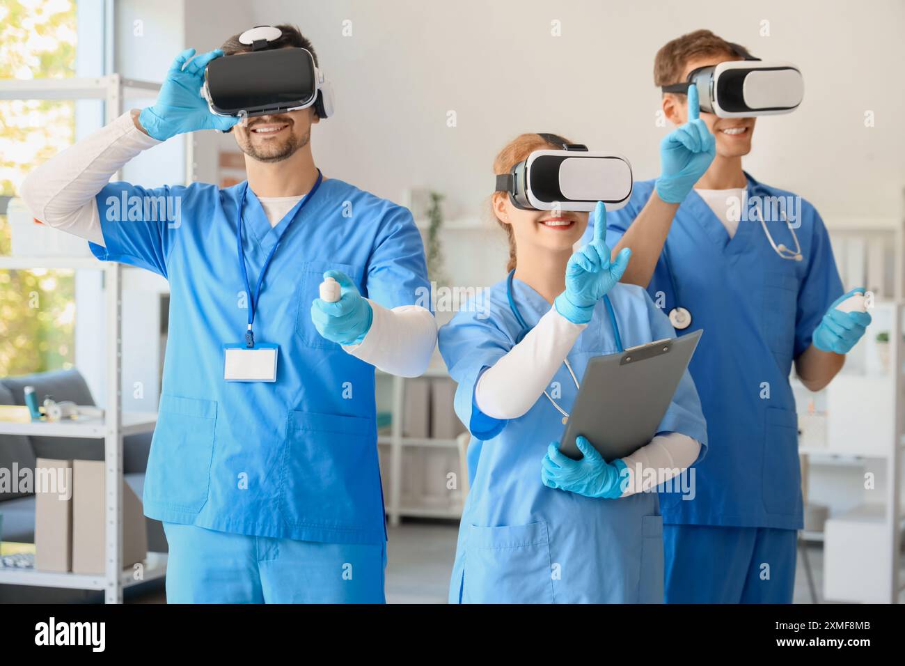 Young doctors vr glasses hi-res stock photography and images - Alamy