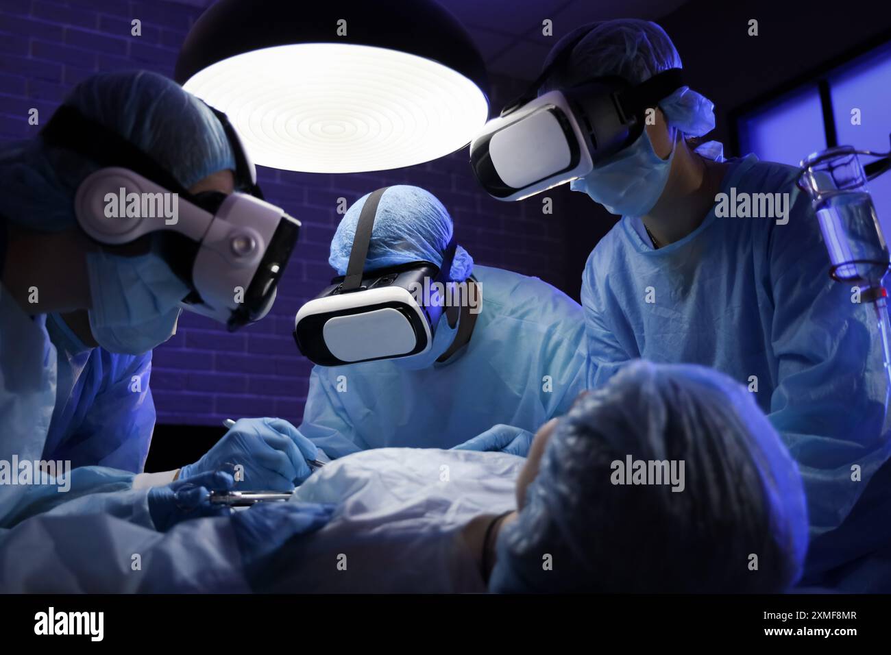 Patient man vr glasses hi-res stock photography and images - Alamy