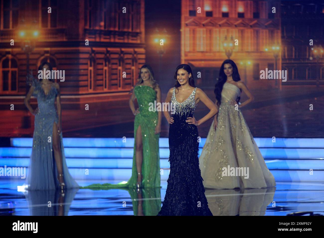 Beauty pageant children hi-res stock photography and images - Alamy
