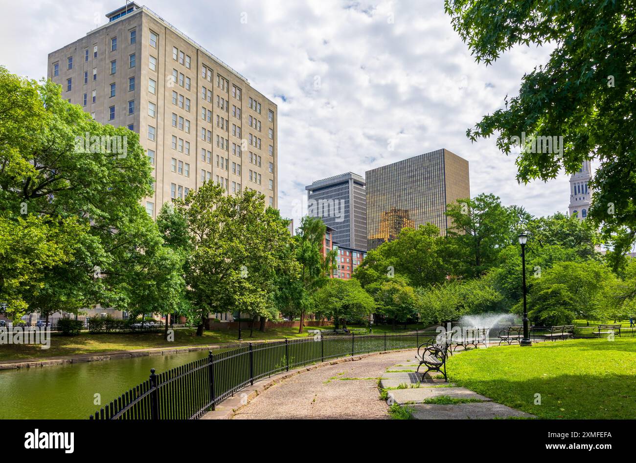Hartford ct skyline hi-res stock photography and images - Alamy