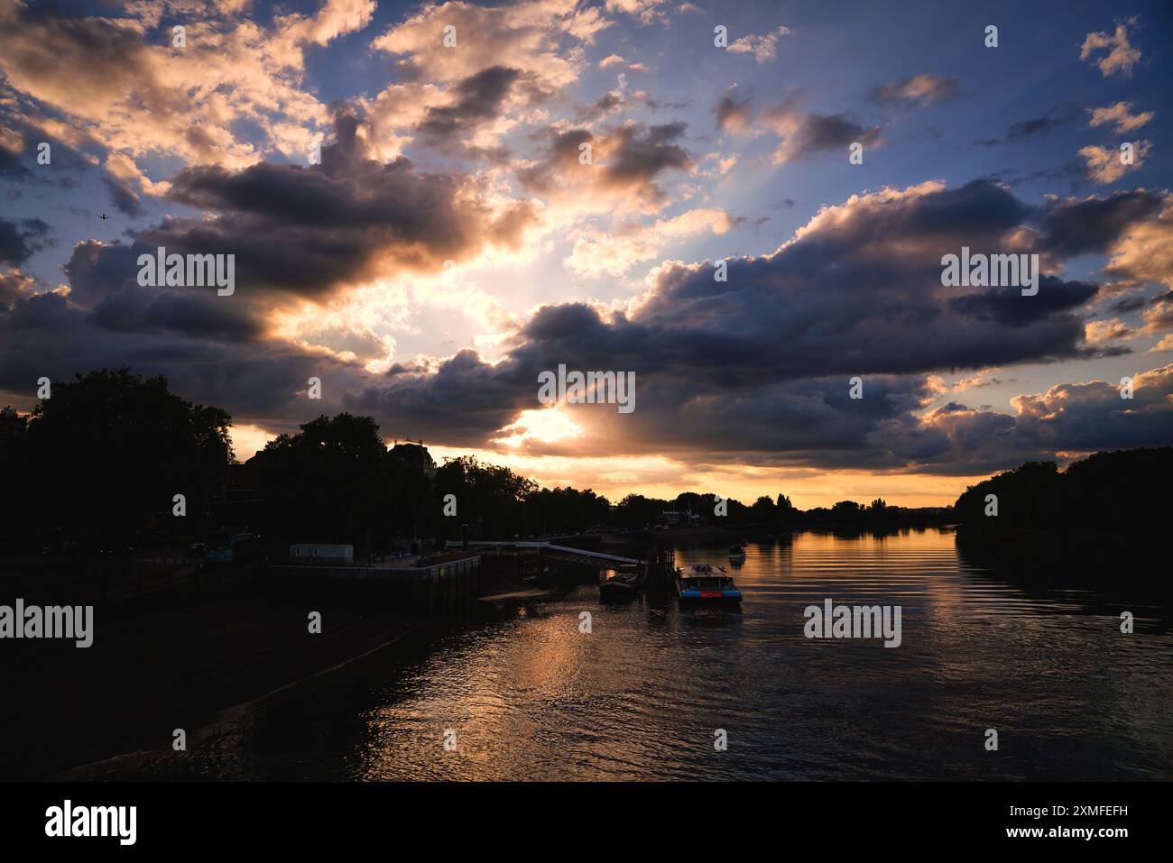 Putney bridge photography hi-res stock photography and images - Alamy