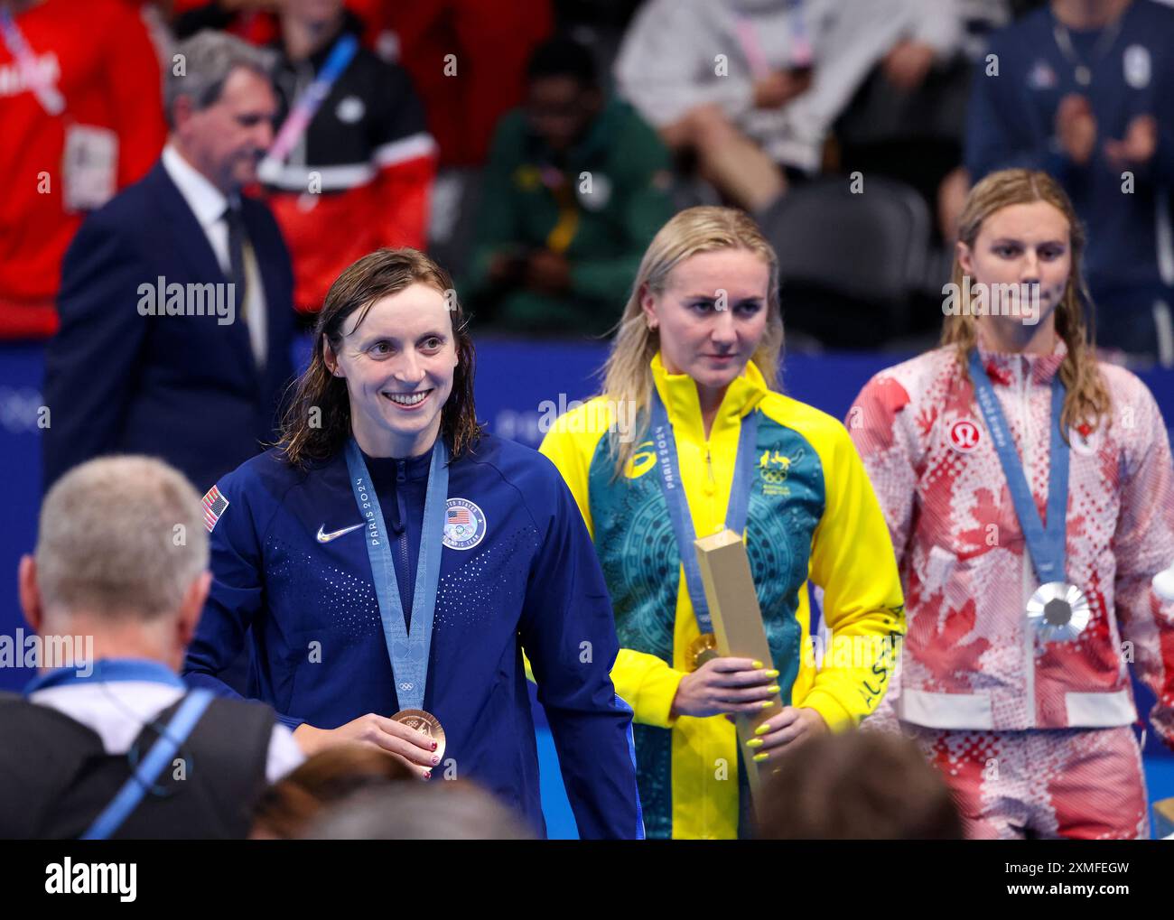 Paris, France. 27th July, 2024. Paris Olympics: Women's 400 Meter Freestyle Swimming Final, left ...