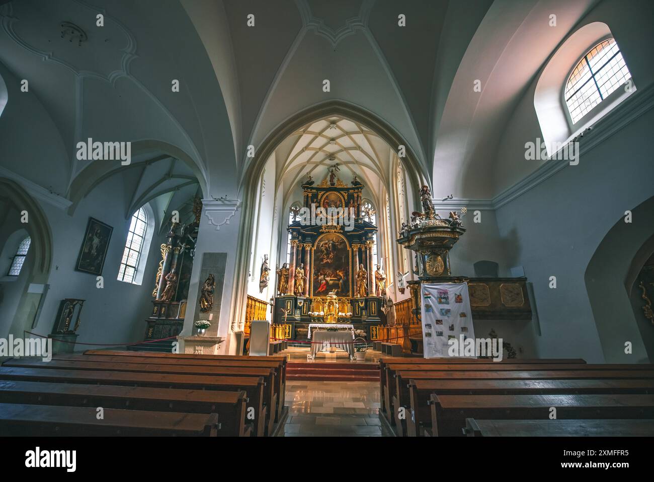 Village building altar pulpit hi-res stock photography and images - Alamy