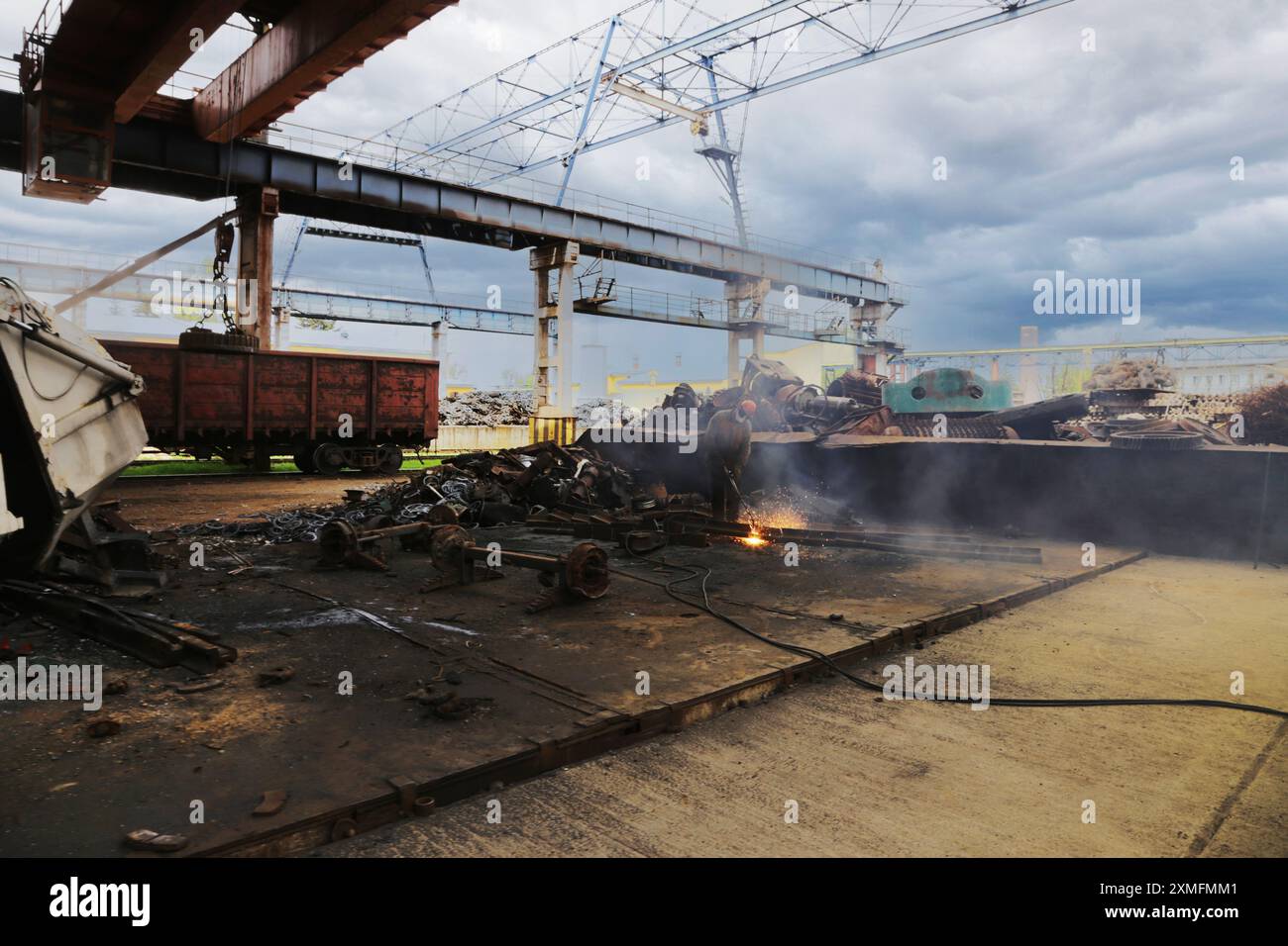 Outdoor disposal of unusable metal Stock Photo - Alamy