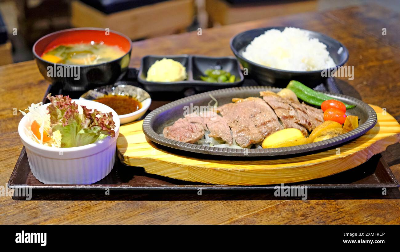 Teppanyaki soup hi-res stock photography and images - Alamy
