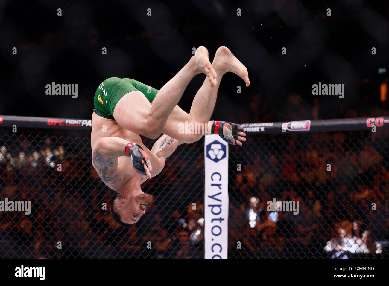 Back flip mma hi-res stock photography and images - Alamy