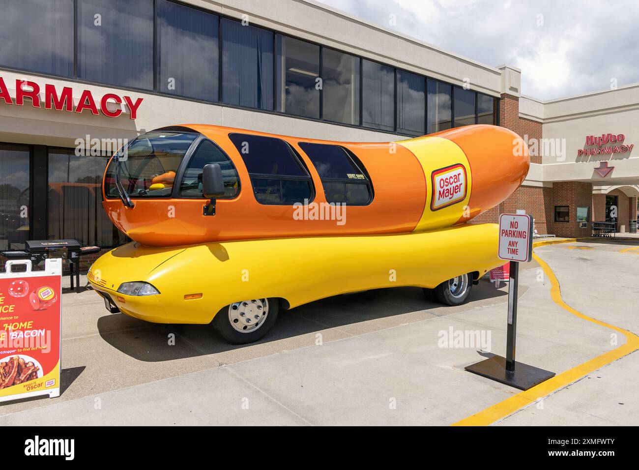 The Oscar Mayer Wienermobile specialty car visits a Hy-Vee grocery ...
