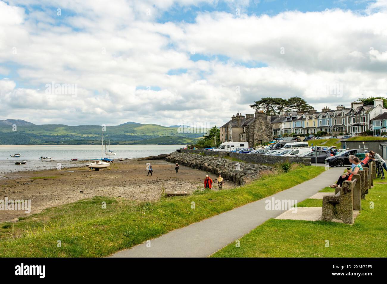 Boats at borth y gest hi-res stock photography and images - Alamy