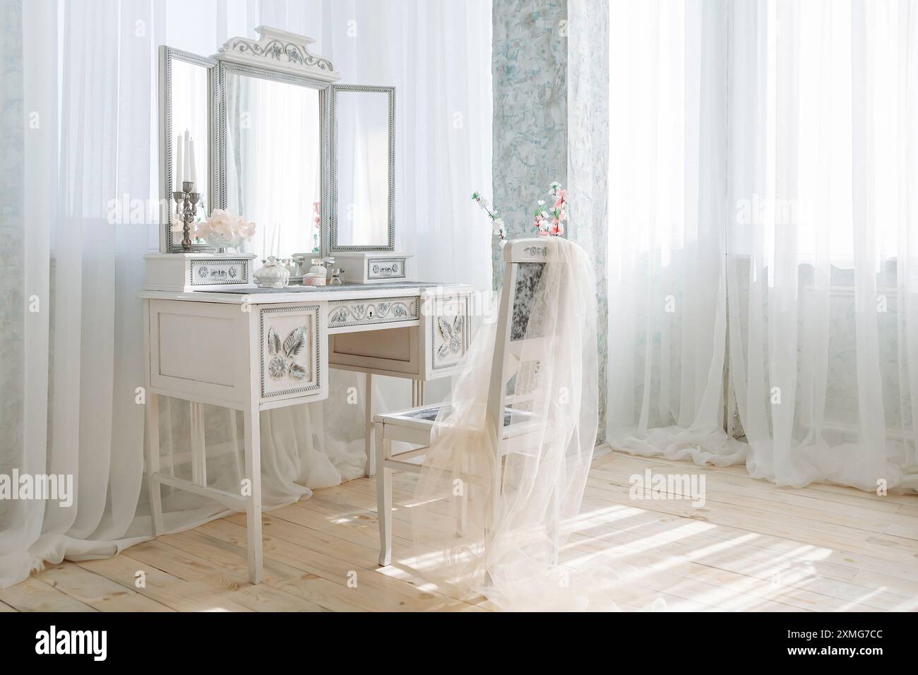 Vanity setup hi-res stock photography and images - Alamy