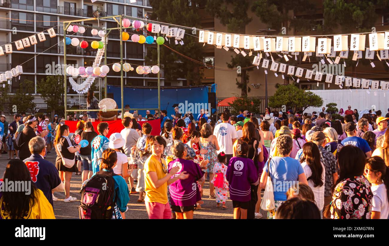 Los Angeles, USA. 27th July, 2024. People dancing Bon Odori around a ...