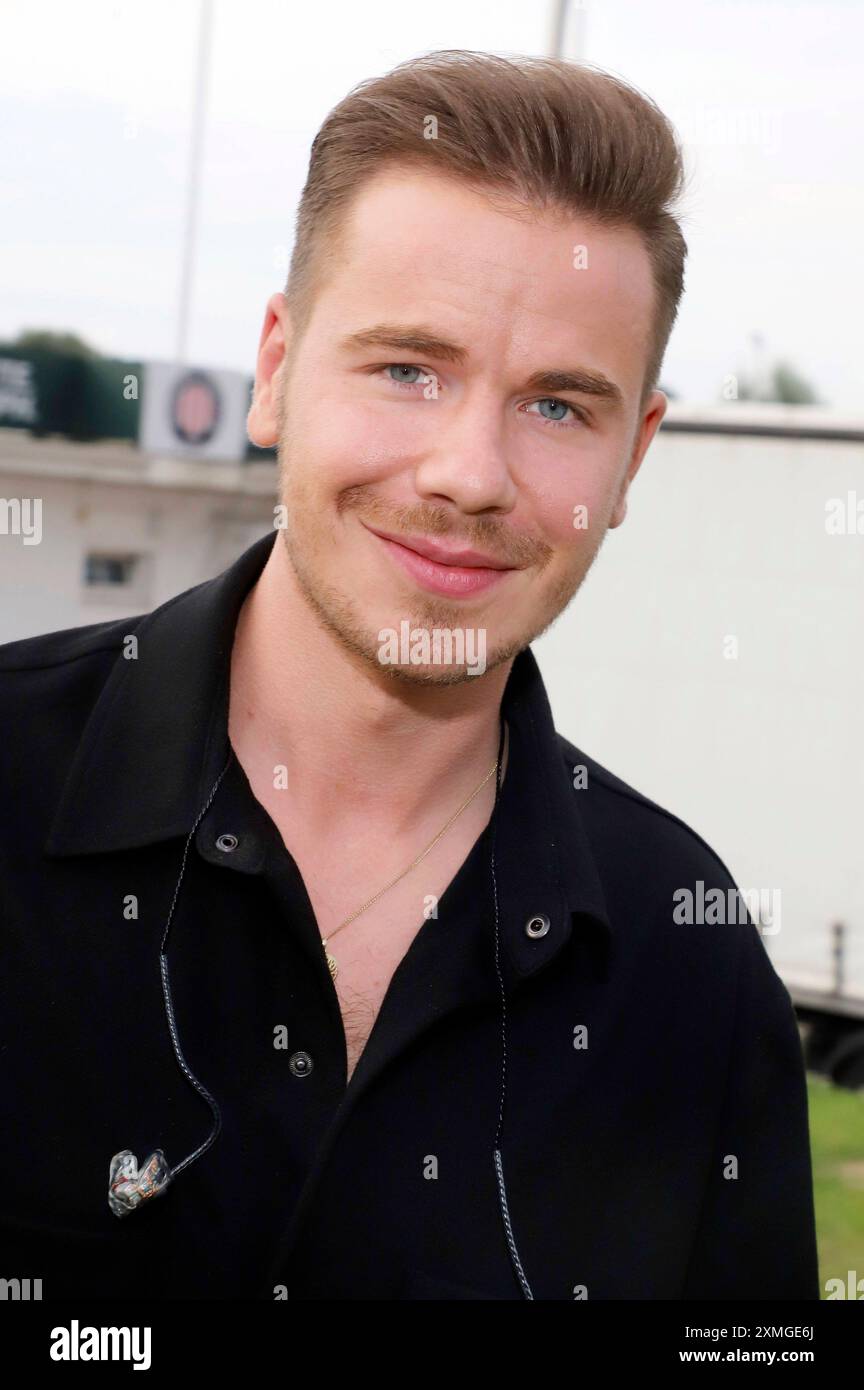 Eric Philippi beim Schlagerinsel - Das Schlager Open-Air 2024 Event auf ...