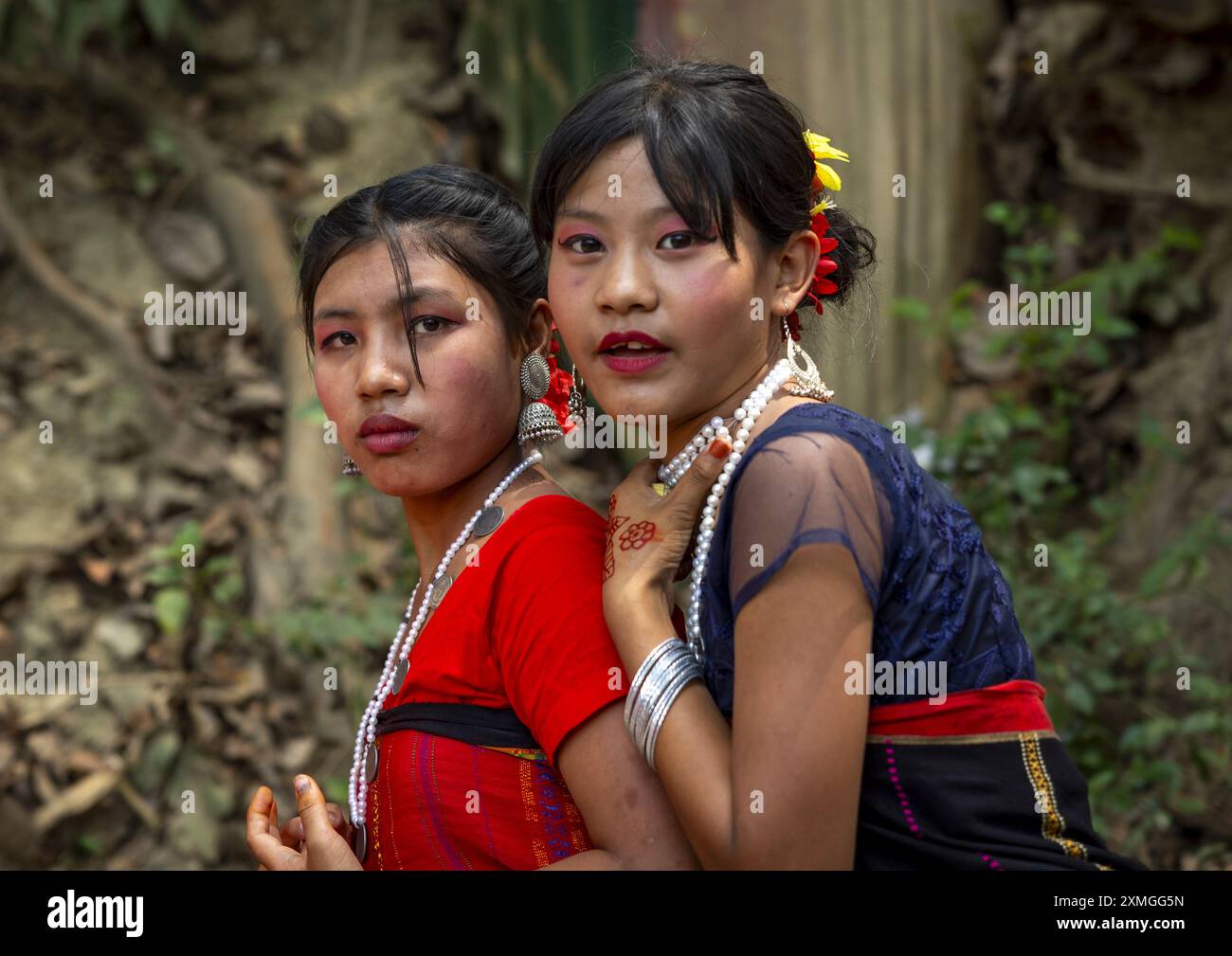 Bangladesh traditional clothing hi-res stock photography and images - Alamy