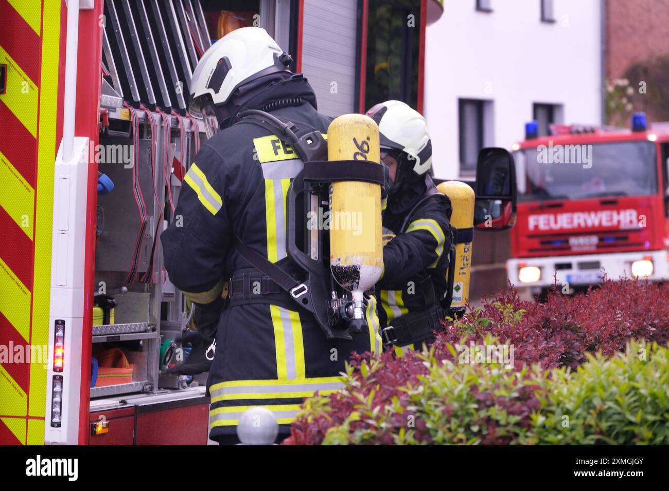 Feuerwehr-Blaulicht Feuerwehr in verschiedenen Bildern und Aktionen in ...