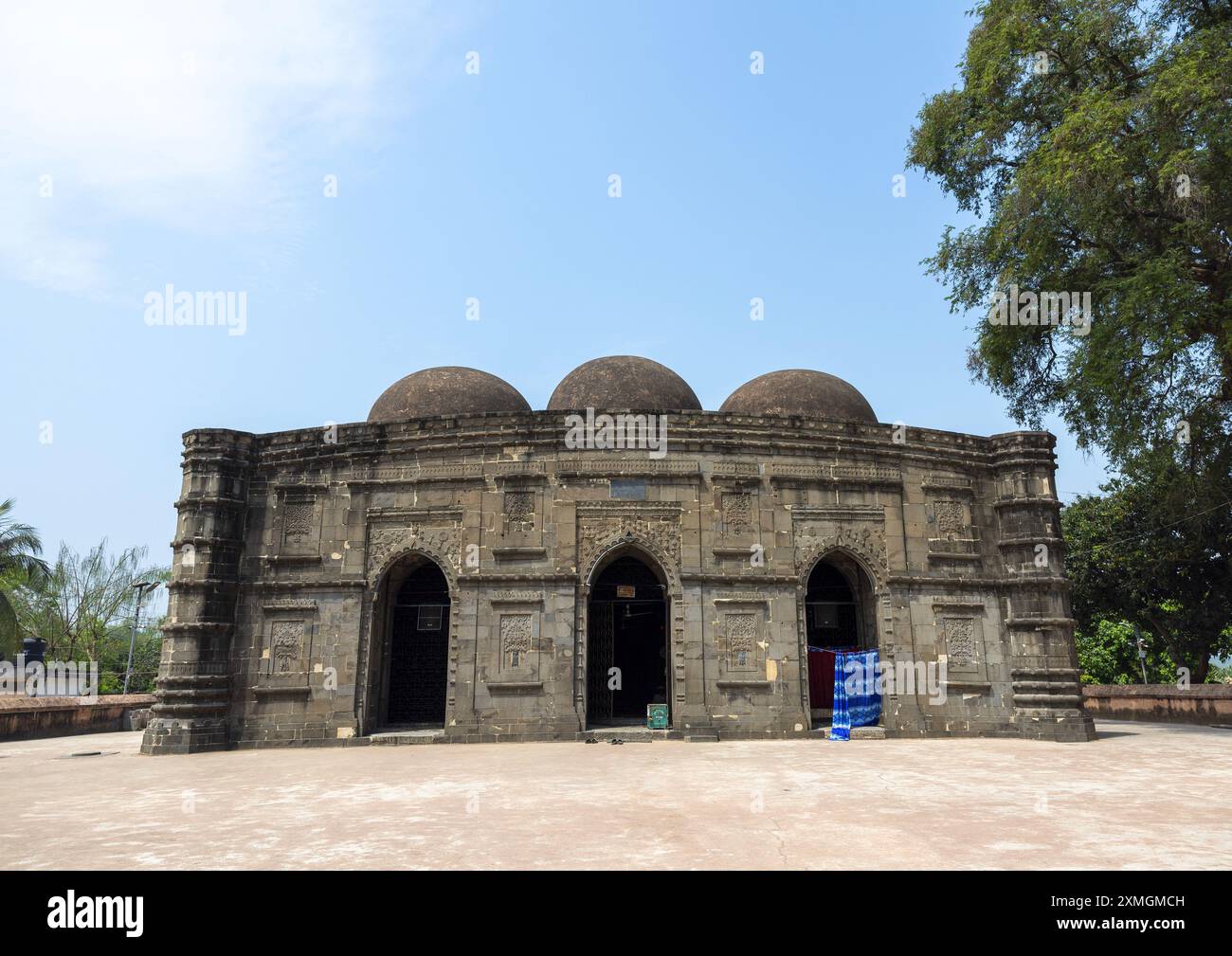 Kusumba mosque, Naogaon District, Manda Upazila, Bangladesh Stock Photo ...