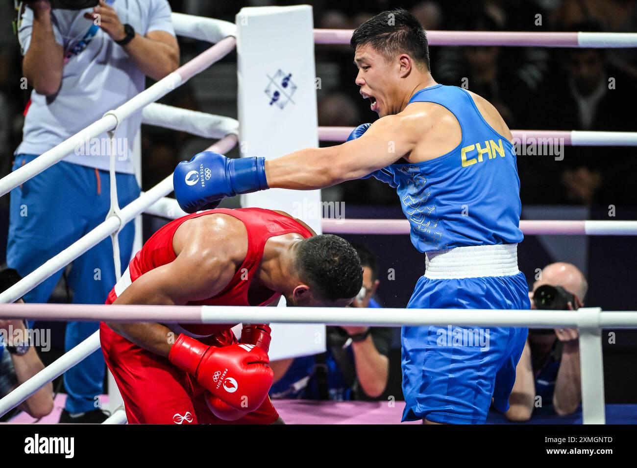 REYES PLA Enmanuel of Spain and HAN Xuezhen of China during the Boxing ...
