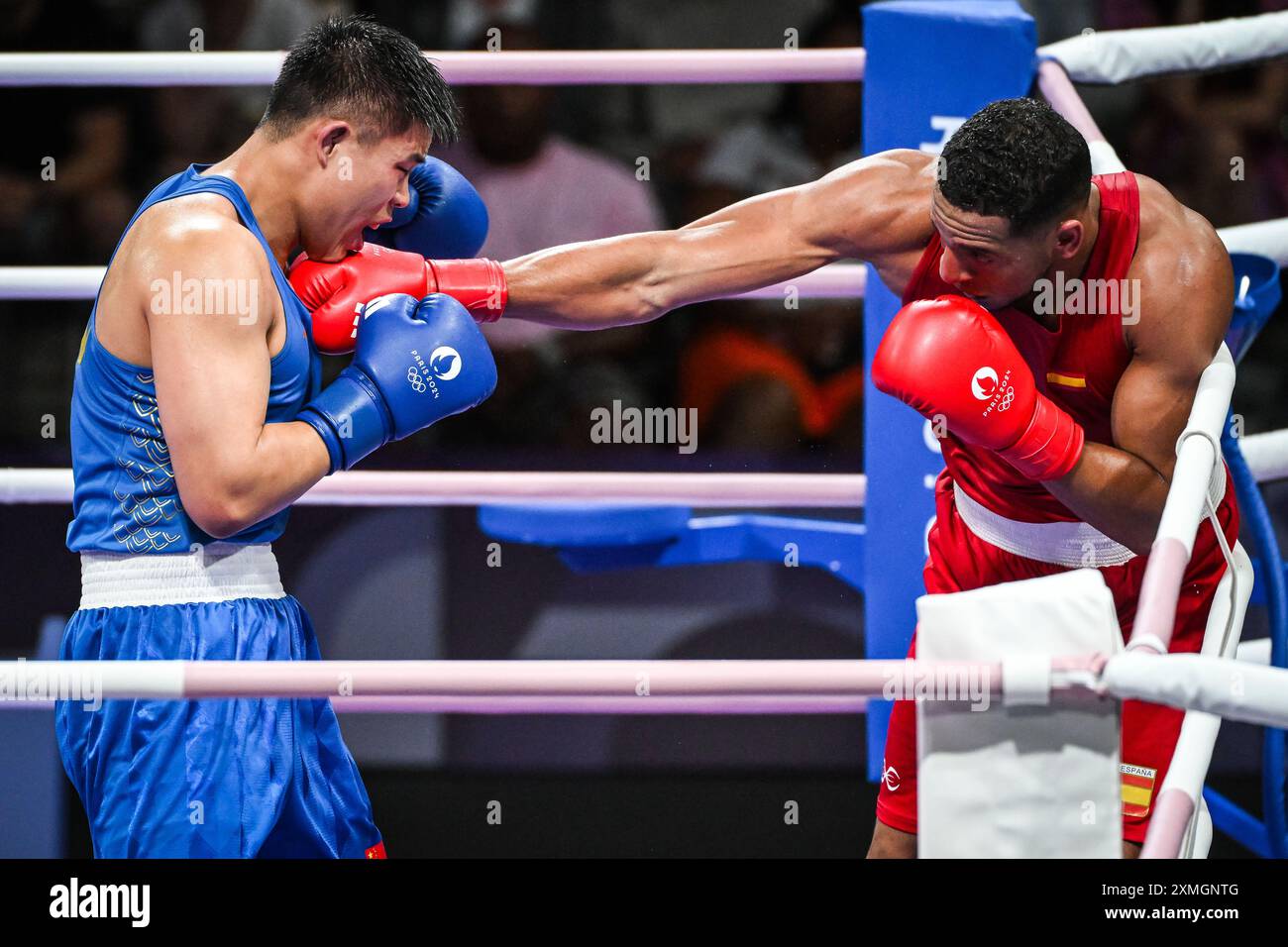 REYES PLA Enmanuel of Spain and HAN Xuezhen of China during the Boxing ...