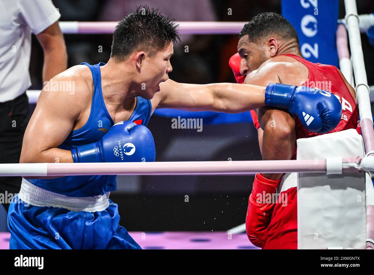 REYES PLA Enmanuel of Spain and HAN Xuezhen of China during the Boxing ...