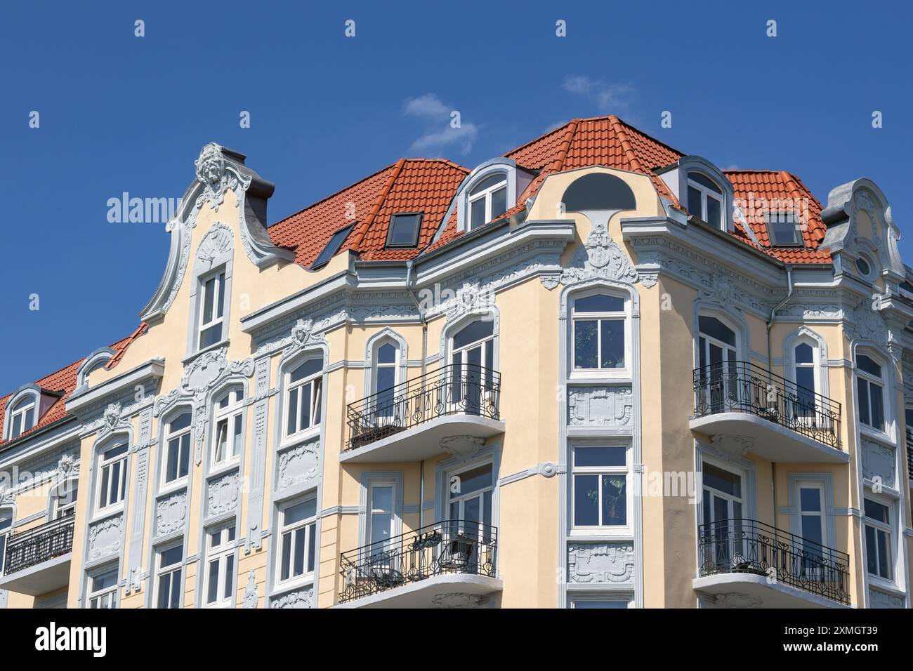 Magnificently renovated old building in Hamburg Stock Photo - Alamy