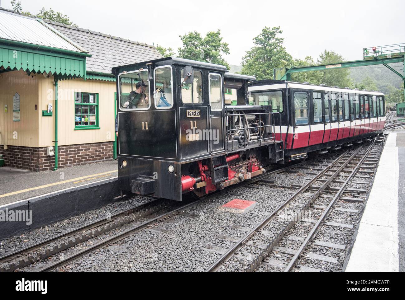 Once-in-a-lifetime heritage railway adventure to the summit of Snowdon ...