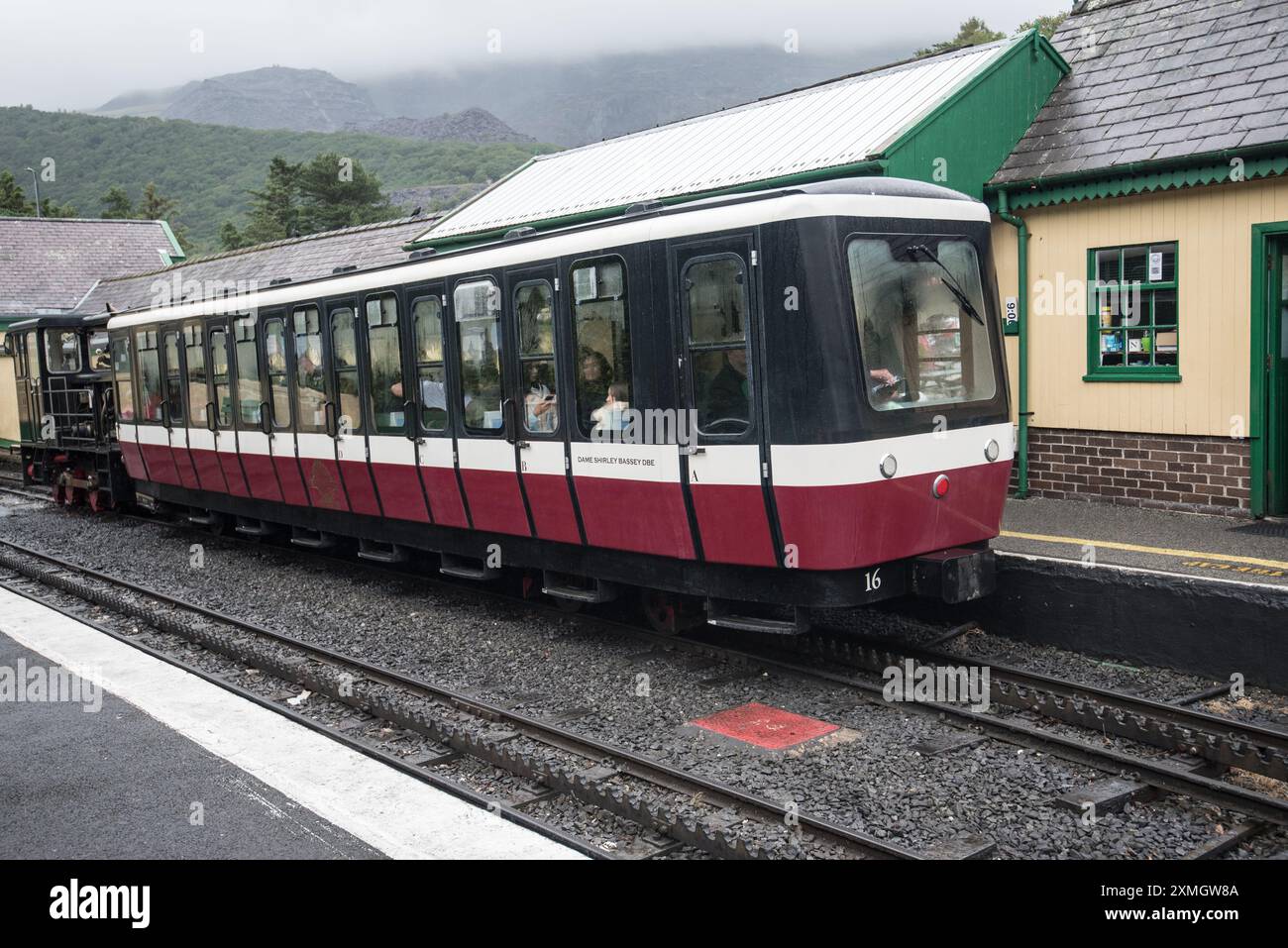 Once-in-a-lifetime heritage railway adventure to the summit of Snowdon ...