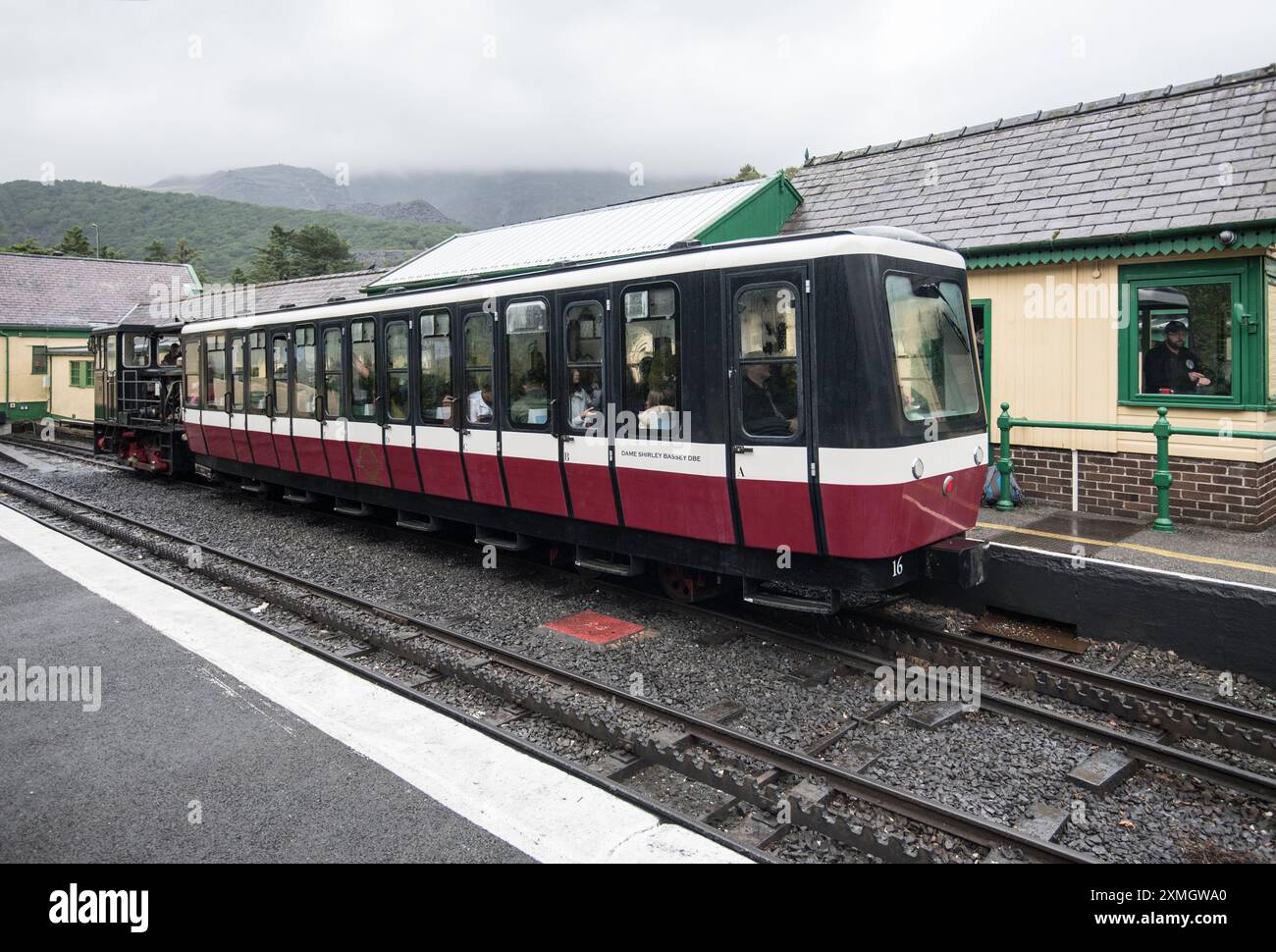 Once-in-a-lifetime heritage railway adventure to the summit of Snowdon ...