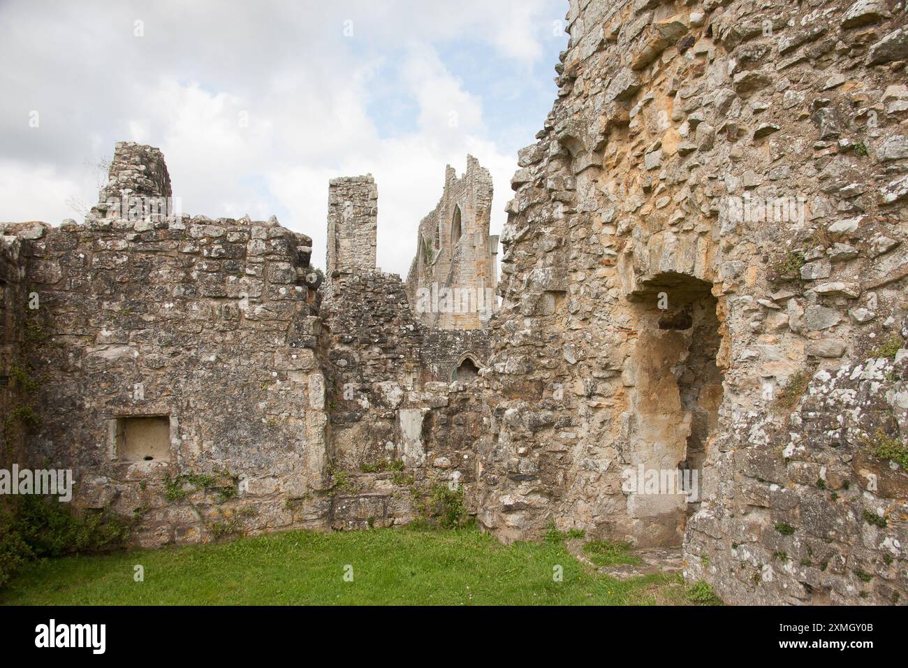 Bayham Old Abbey Stock Photo - Alamy