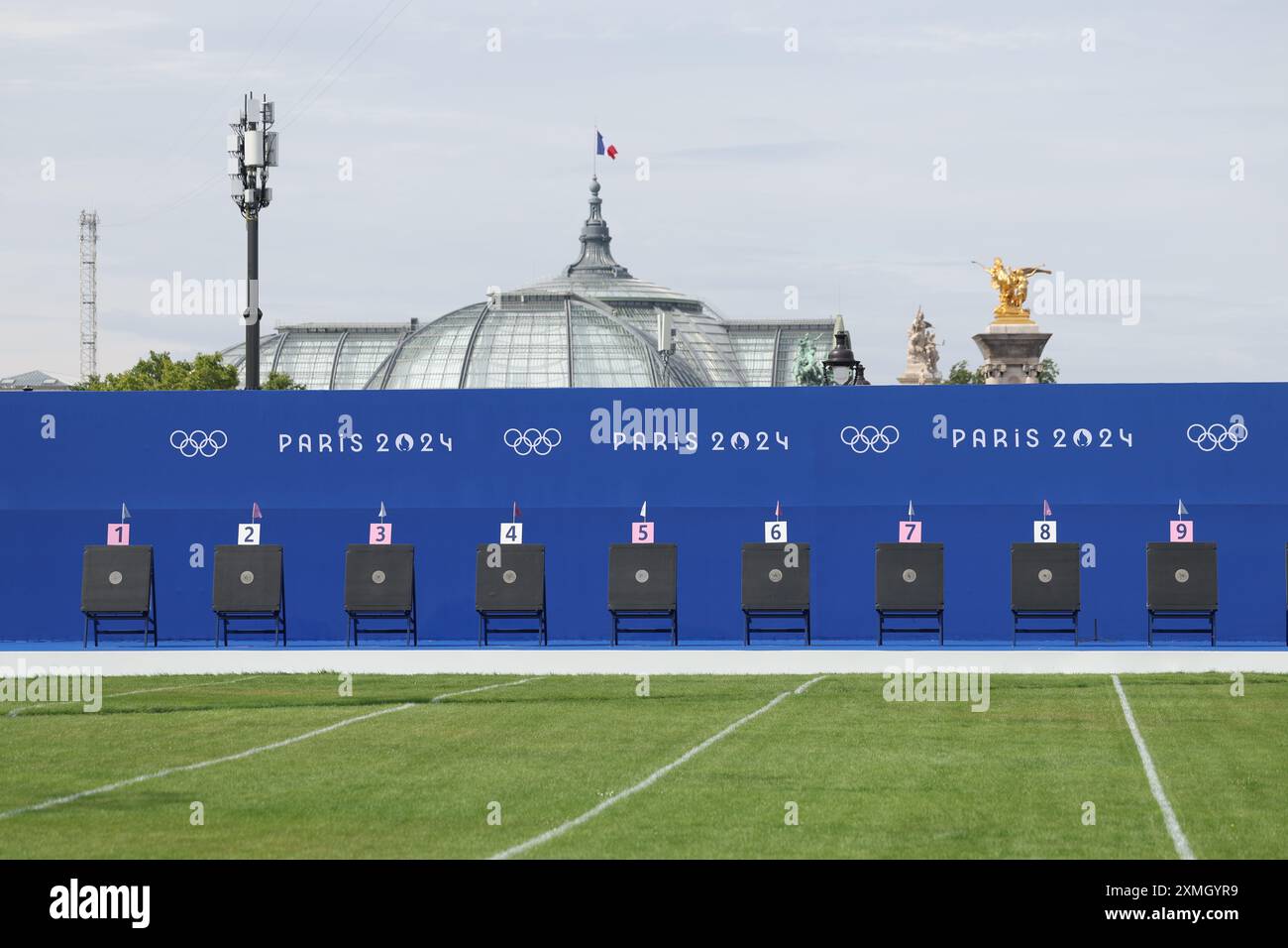 Paris olympics 2024 archery hi-res stock photography and images - Alamy