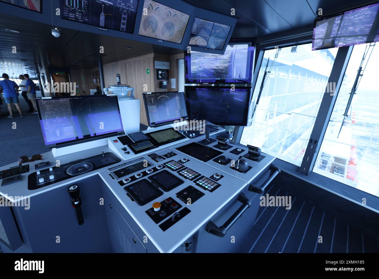 wheelhouse in modern ship Stock Photo - Alamy