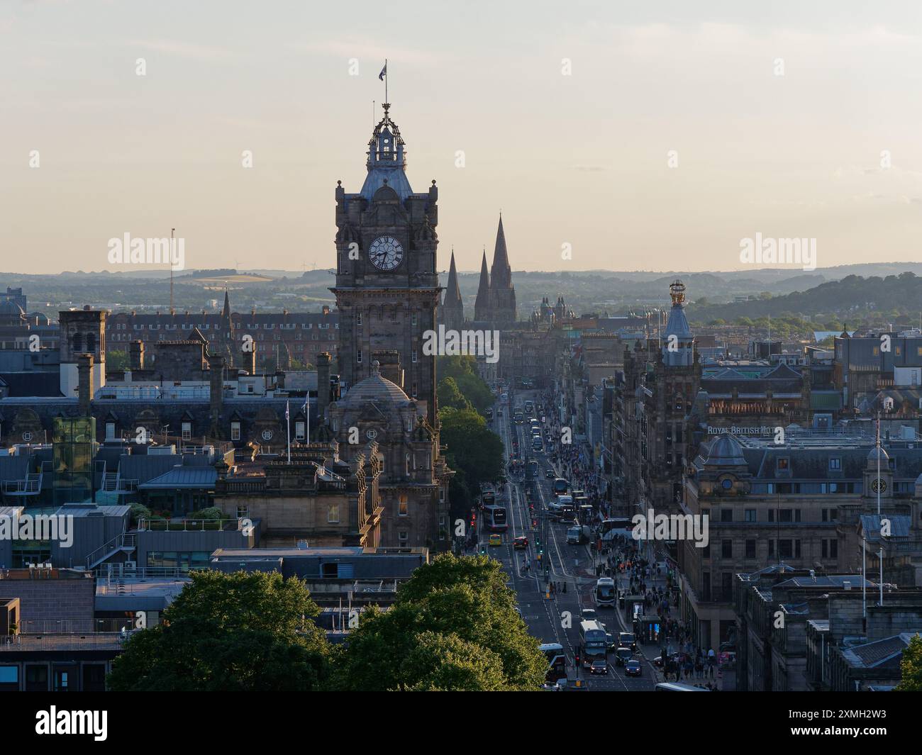 Balmoral tower clock edinburgh hi-res stock photography and images - Alamy