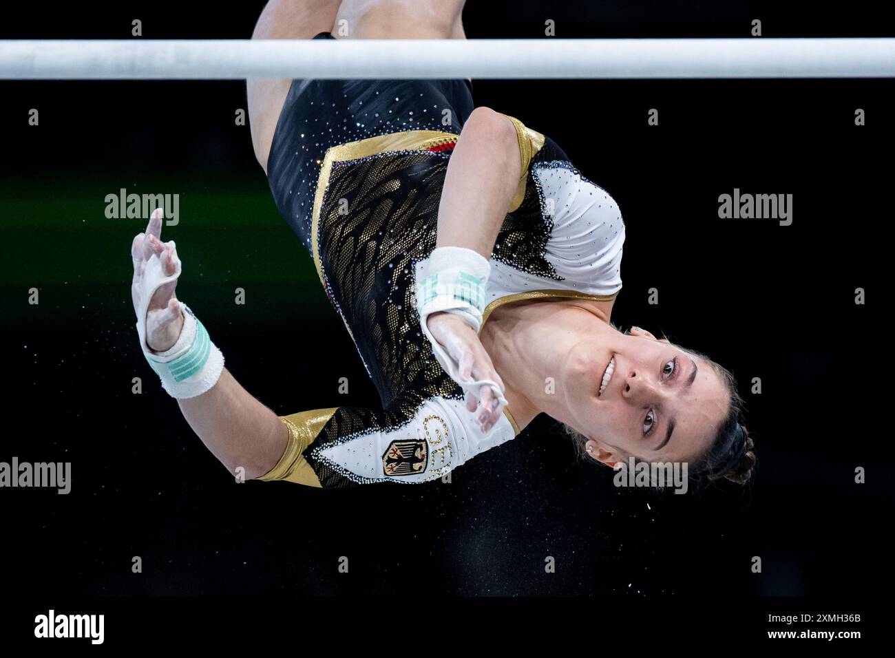 KEVRIC Helen (Deutschland) am Stufenbarren, FRA, Olympische Spiele ...