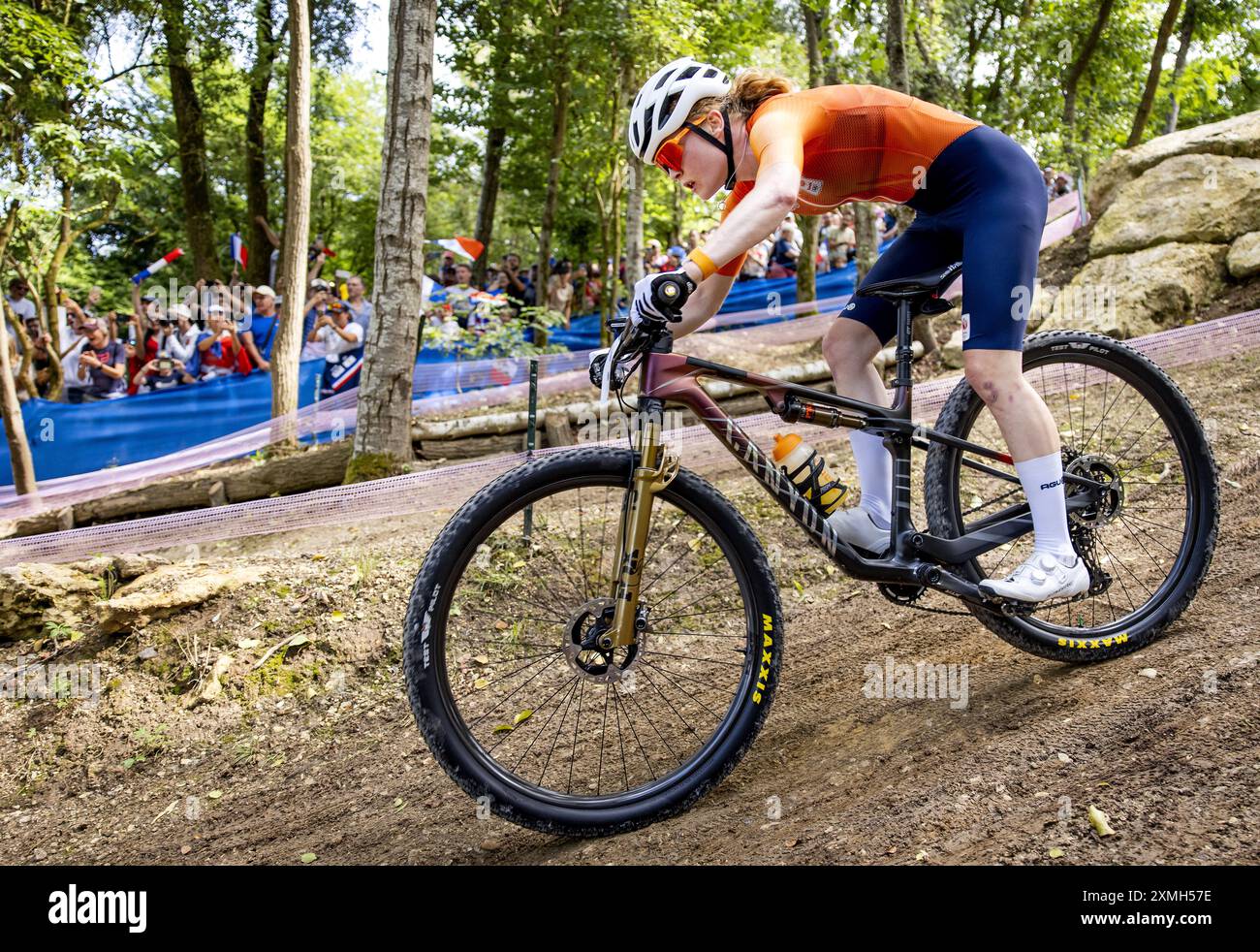 PARIS - Mountain bike star Puck Pieterse in action during the cross ...