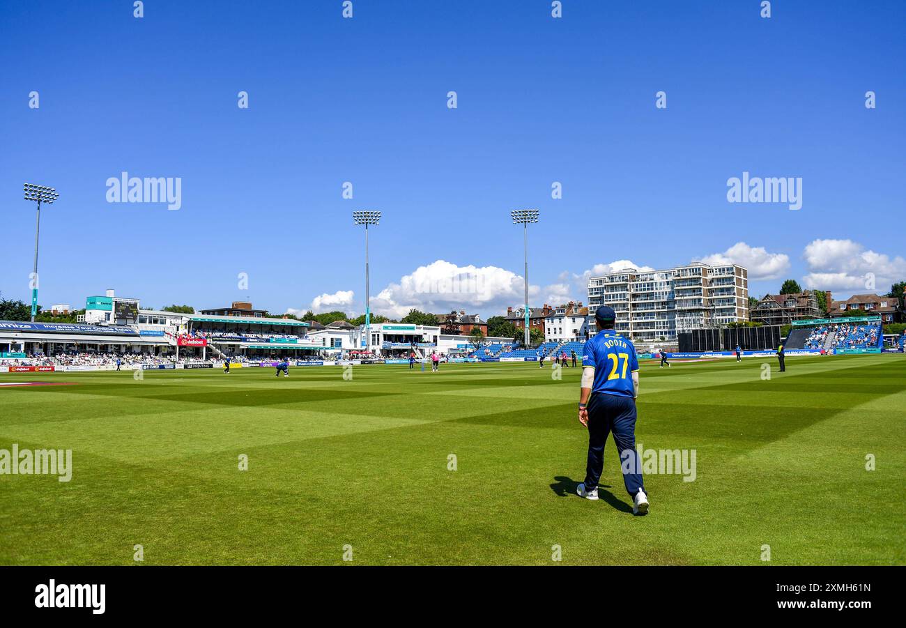 Uk cricket hi-res stock photography and images - Alamy