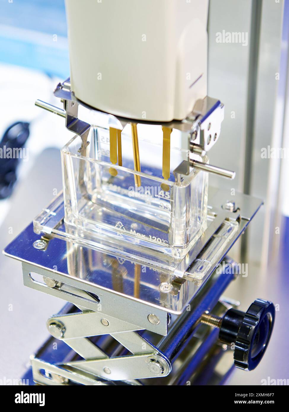 Viscometer hi-res stock photography and images - Alamy