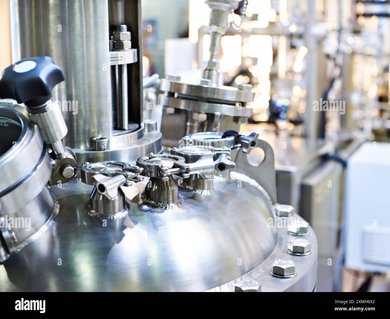Modern chemical industrial titanium reactor Stock Photo - Alamy