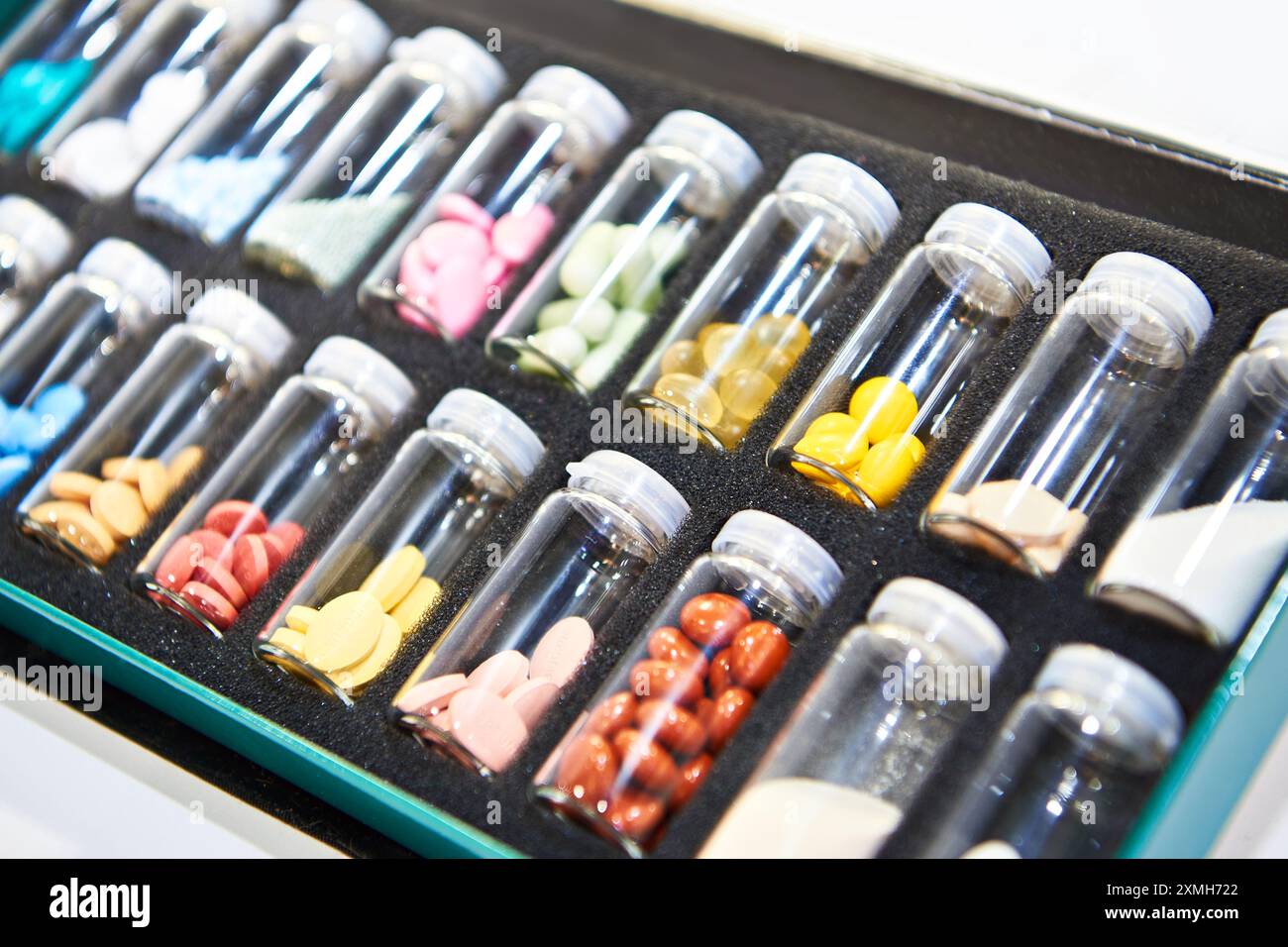 Glass medication drug medicine pill hi-res stock photography and images ...