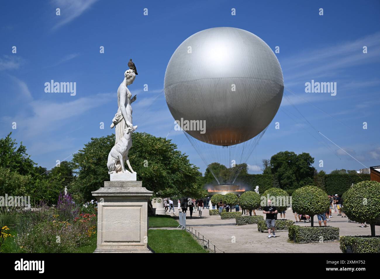 Paris, France. 28th July, 2024. Olympia, Paris 2024, a pigeon sits on a ...
