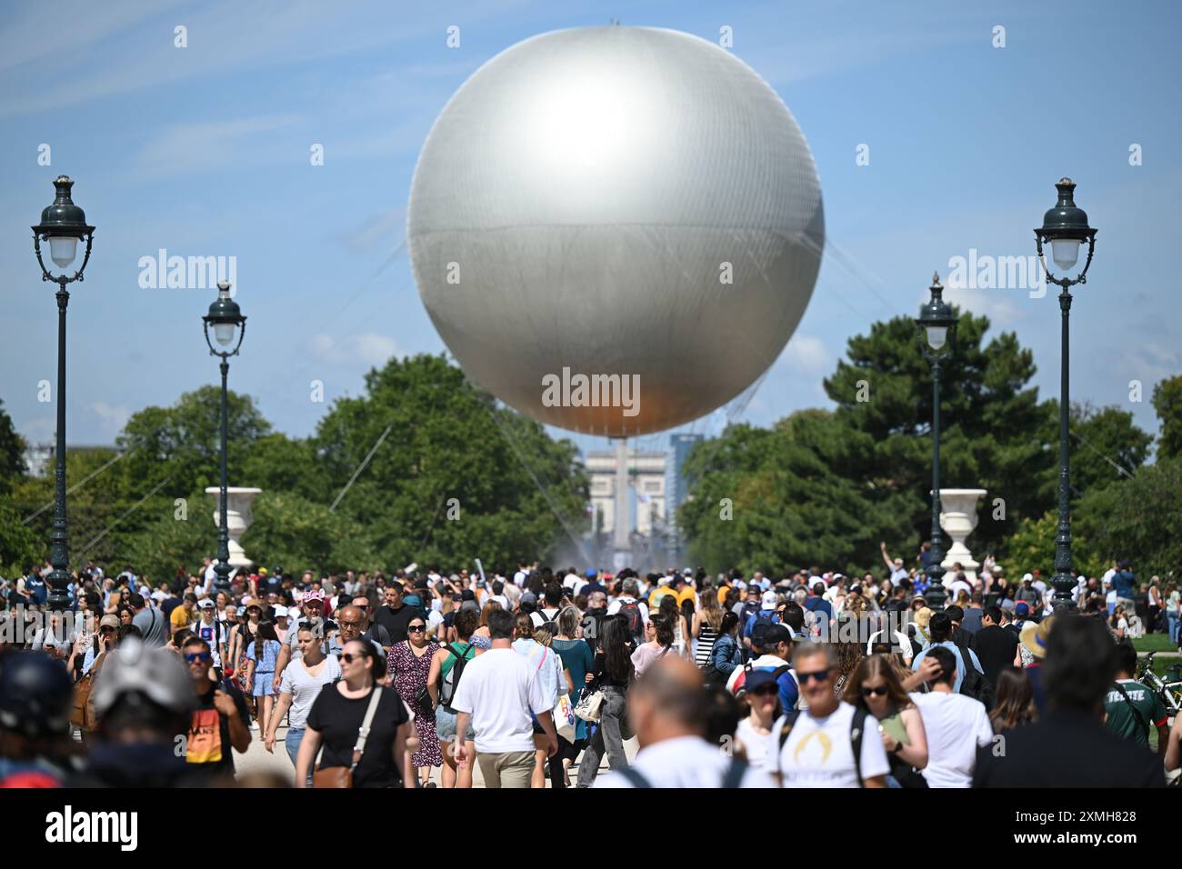 Paris, France. 28th July, 2024. Olympia, Paris 2024, the balloon ...