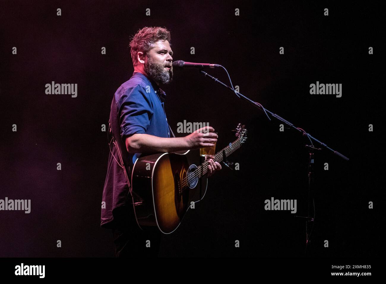 Passenger band on stage hi-res stock photography and images - Alamy