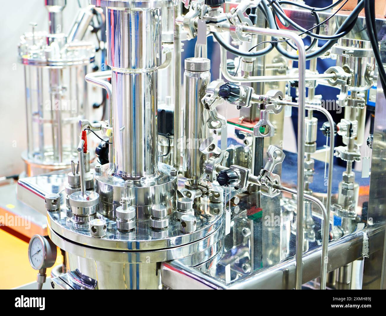 Bioreactor hi-res stock photography and images - Alamy