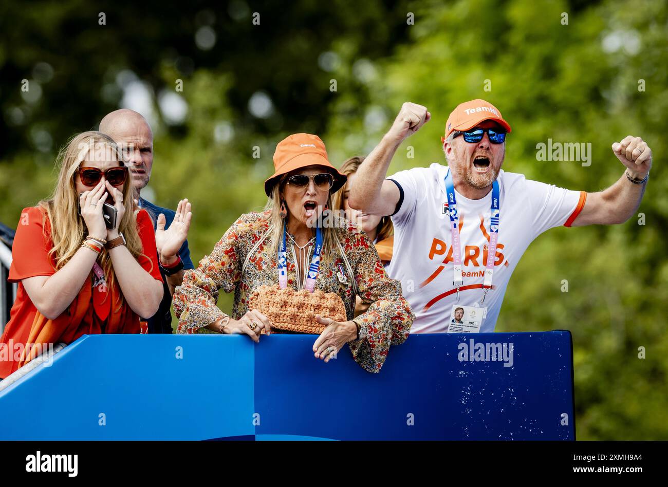PARIS - Princess Amalia, Queen Maxima, Princess Alexia and King Willem ...