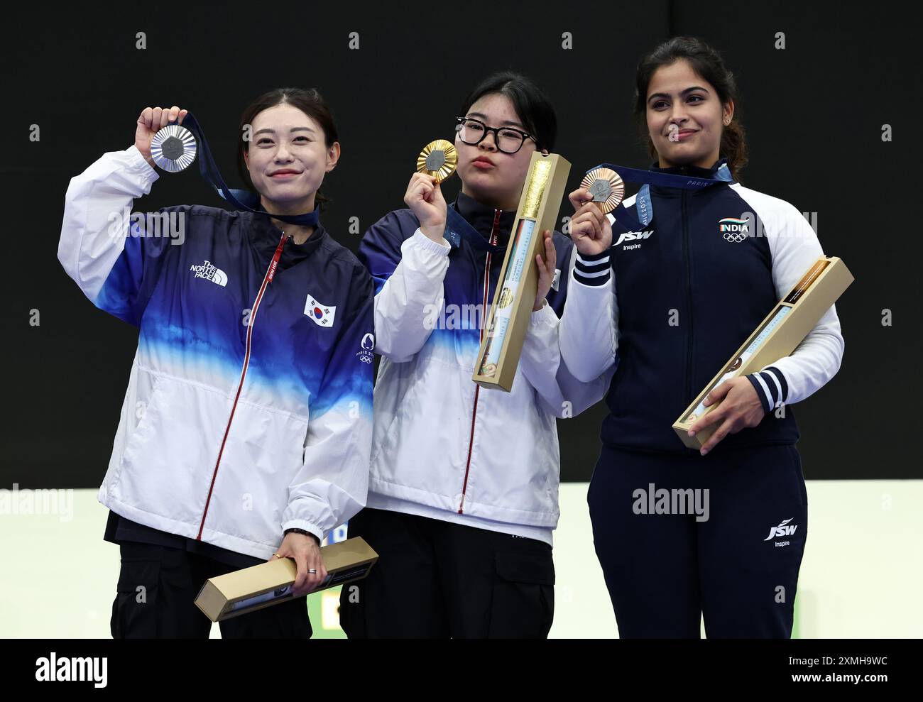 Chateauroux, France. 28th July, 2024. Gold medalist Oh Ye Jin (C) of ...